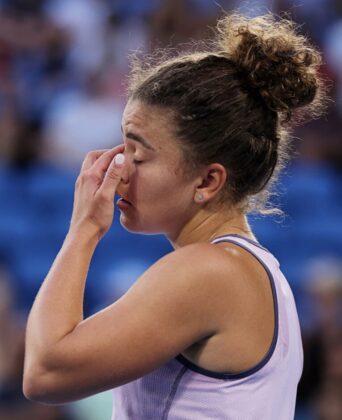 Paolini schied in Dubai nach einem heftigen Sturz aus. Sein Doppeltitel ...