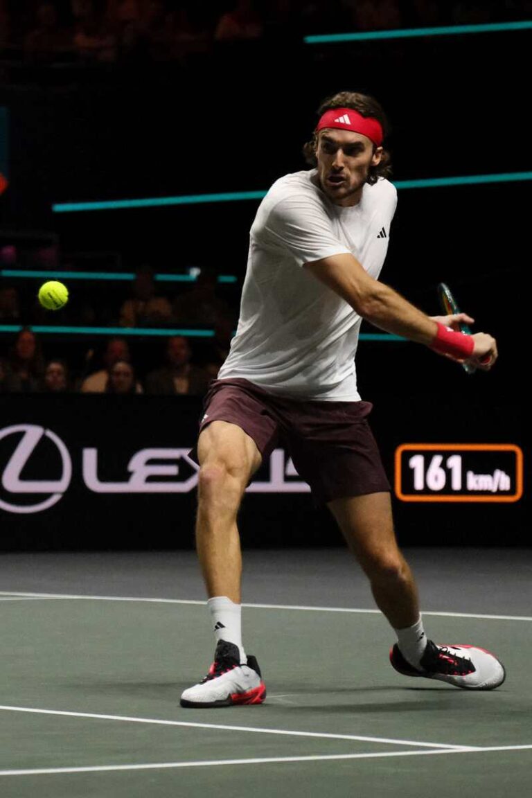 Tennis í sjónvarpinu í dag. Titillinn er leikinn í Dúbaí og Acapulco.