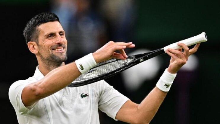 Teniludium et Musica: Quas canciones lusores tennis ante ludum audiunt?