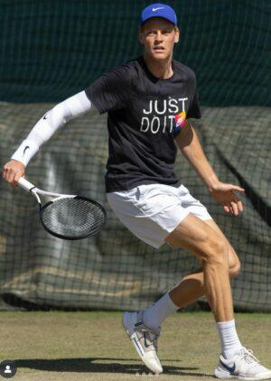 Sinnerrek Vasamìrekin entrenatzen du Sheltonen aurkako partidaren aurretik