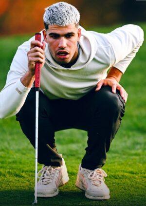 Alcaraz oldalt vált: teniszről golfra, hogy feltöltődjön