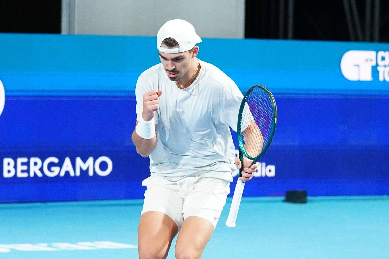 "Na sani, a gare ka ni Mickey Mouse ce..." - Mujallar TennisTalker