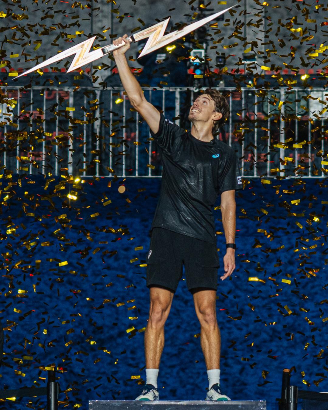 De Minaur triumphs at the UTS in London, defeating Ruud in the final.