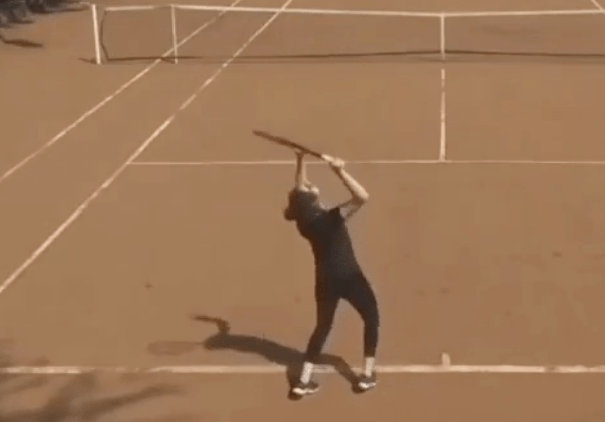 Clamoroso a Nairobi, in campo una tennista alle prime armi[VIDEO]