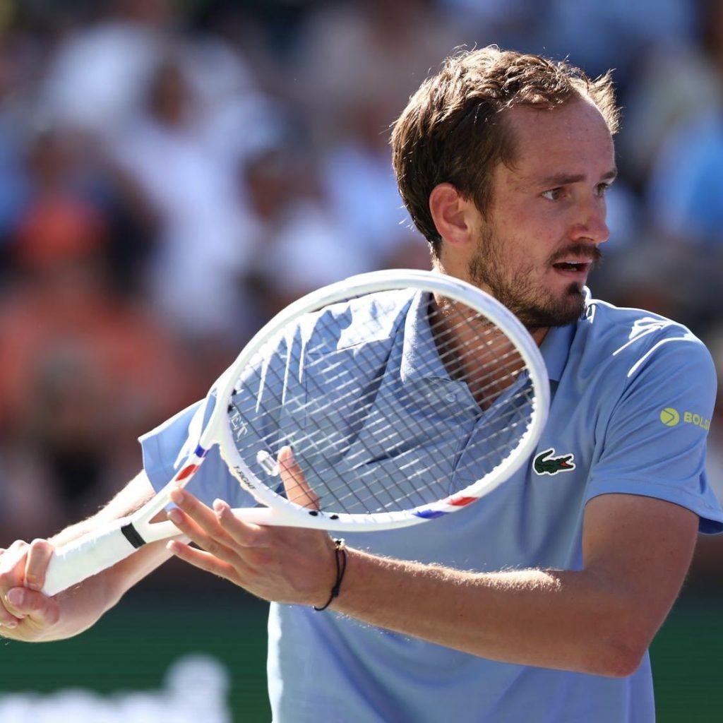 ATP Indian Wells: Daniil Medvedev sorprende Carlos Alcaraz e strappa il ...